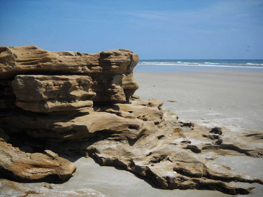 Washington Oaks State Park beach: Dramatic swirly rocks